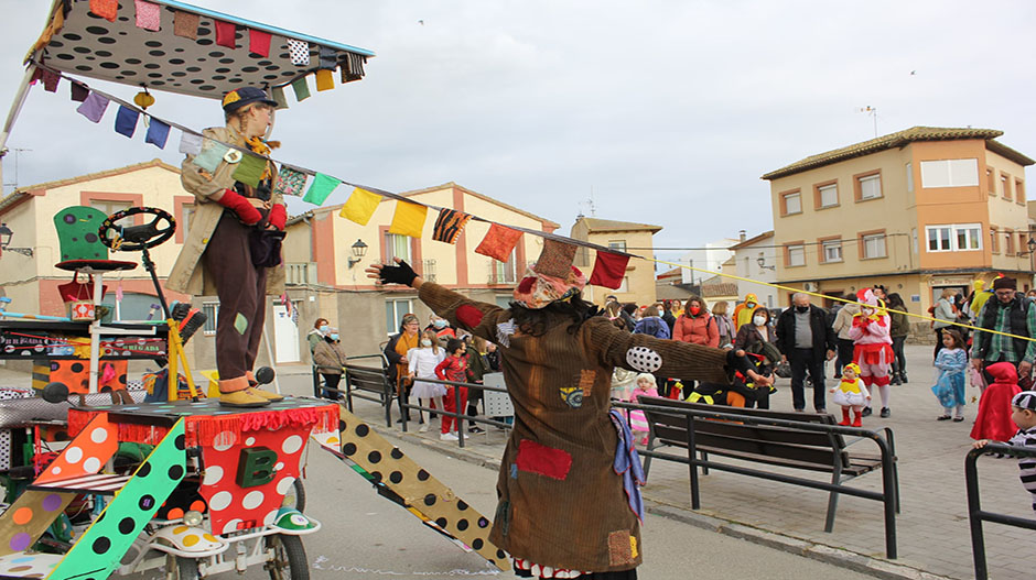 El carnaval regresa a las calles - Desdemonegros
